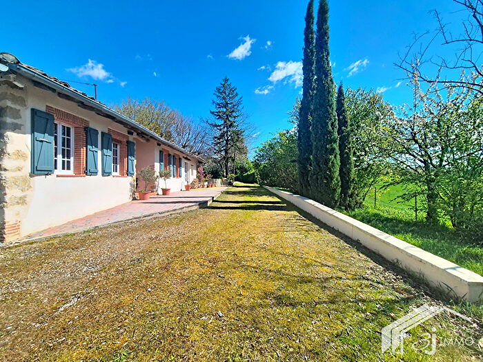 Maison à vendre - Le Castéra - 7 pièces - 5 chambres