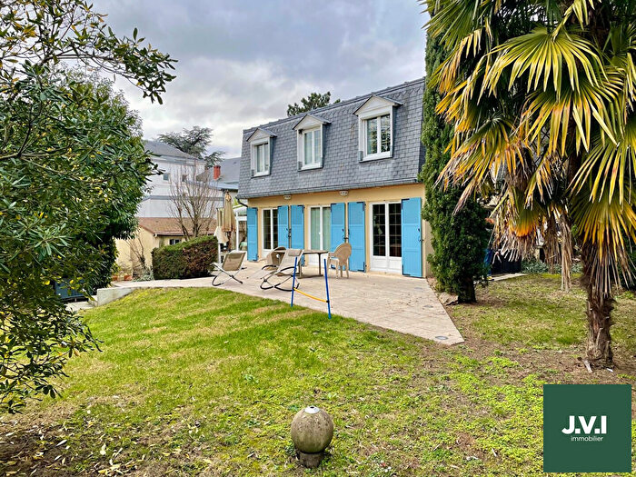 Maison à vendre - Montmorency, Centre Montmorency - 9 pièces - 4 chambres