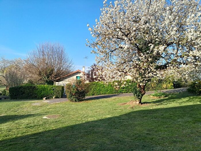 Maison 8 pièces à La Couronne, à vendre