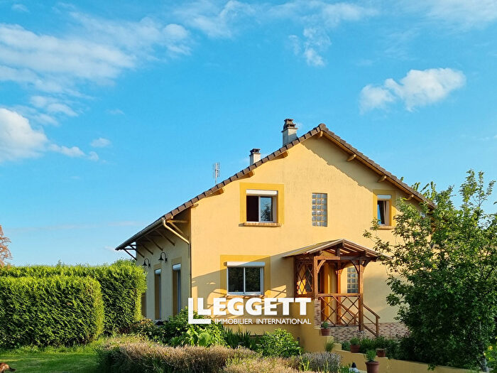 Fleury-la-Forêt : Maison 8 pièces à vendre