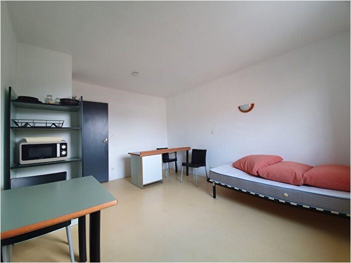 Appartement 1 pièce à Lille, Fives, à louer