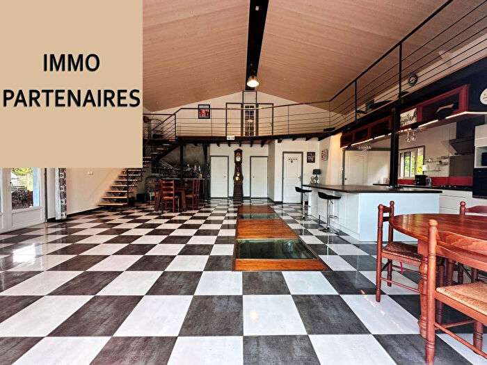 Maison à vendre - Vichy, Coeur de Ville - 5 pièces - 4 chambres