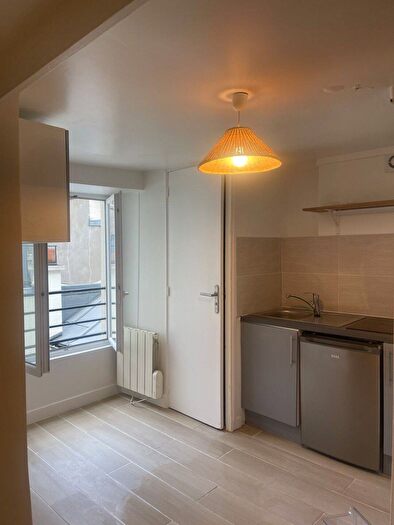 Appartement à louer - Saint Thomas dAquin, Paris ème arrondissement - 1 pièce