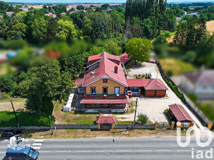 Maison à vendre - Fresnes-en-Woëvre - 14 pièces - 8 chambres