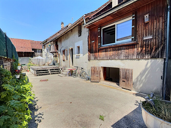 Maison 8 pièces à Saint-Laurent-du-Pont, à vendre