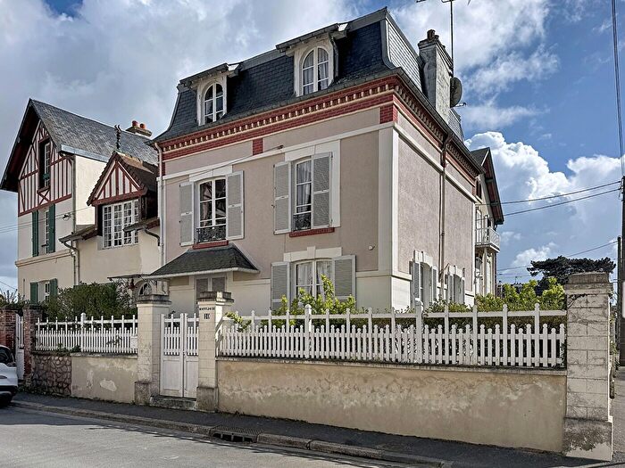 Maison à vendre - Cabourg, Centre-ville, Clos Pasteur, Cap Cabourg - 8 pièces - 6 chambres
