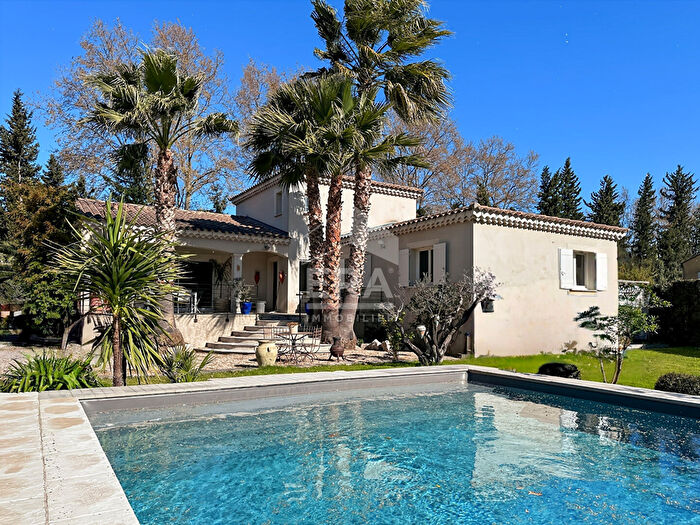 Maison à vendre - Noves - 7 pièces - 5 chambres