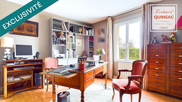 Maison à vendre - Surgères - 9 pièces - 4 chambres