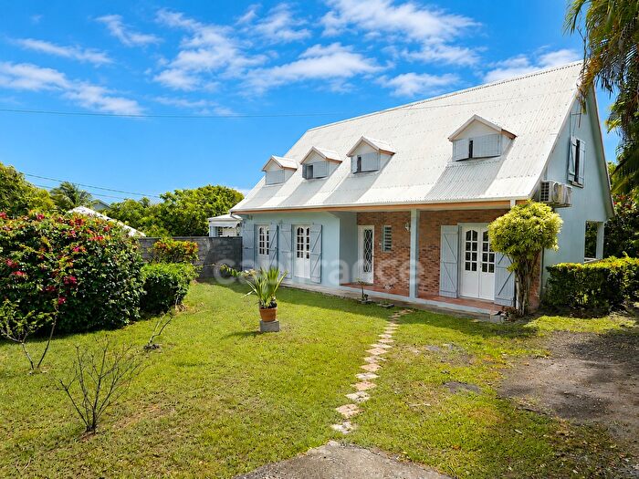 Maison 5 pièces à Saint-François, à vendre