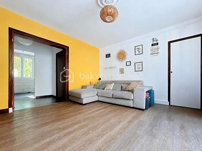 Appartement 4 pièces à vendre - Fontaine, Centre-ville, Mairie