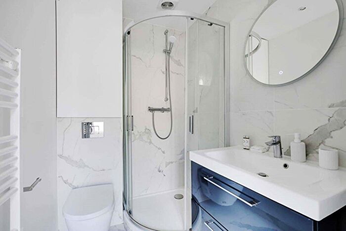 Appartement à louer - Sainte Avoie, Paris ème arrondissement - 2 pièces - 1 chambre