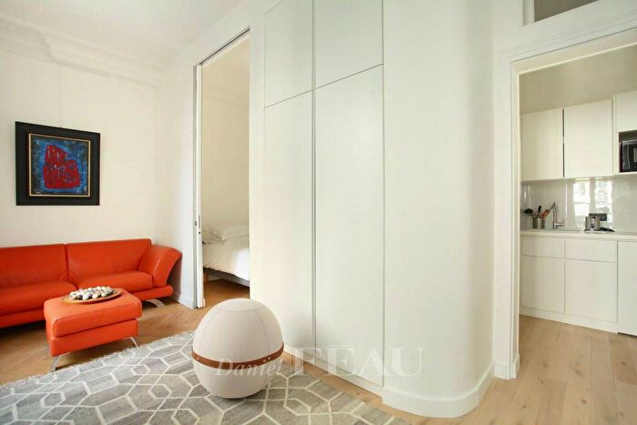 Appartement à louer - Elysées-Madeleine, Paris ème arrondissement - 2 pièces - 1 chambre