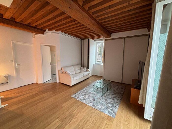 Appartement à louer - Centre, Écully - 1 pièce