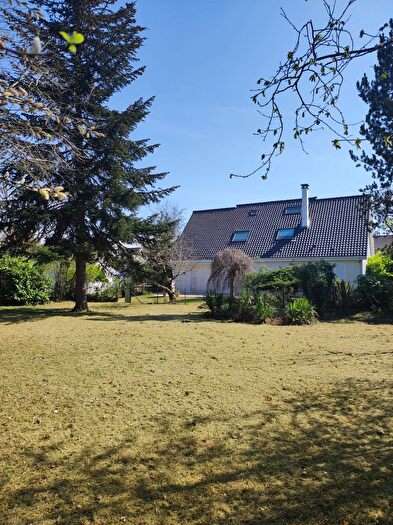 Maison à vendre - Voisins-le-Bretonneux - 7 pièces - 6 chambres