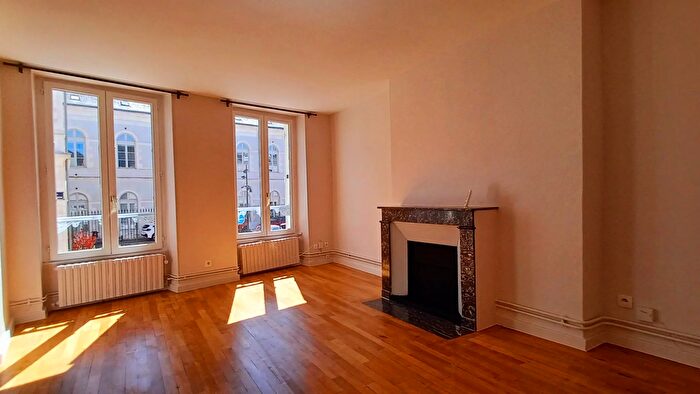 Appartement 3 pièces à louer à Orléans, Carmes