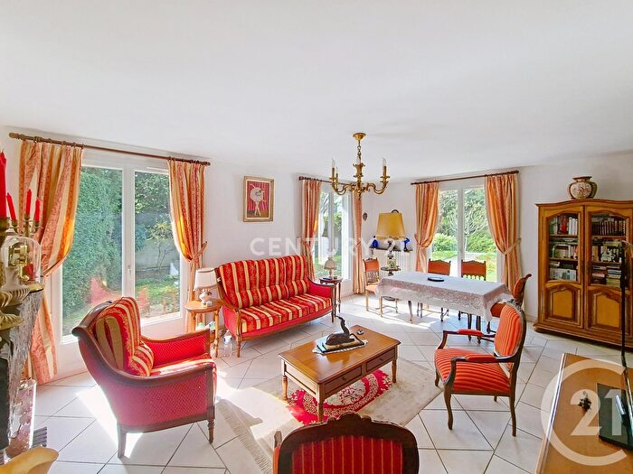 Maison à vendre - Noisy-le-Grand, Centre-ville - 5 pièces - 3 chambres