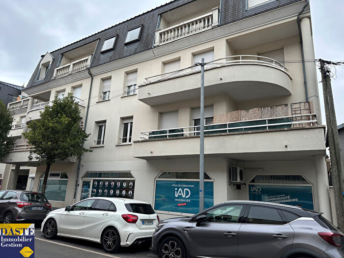 Pontault-Combault, Mairie, Rouxel : Appartement 2 pièces à louer