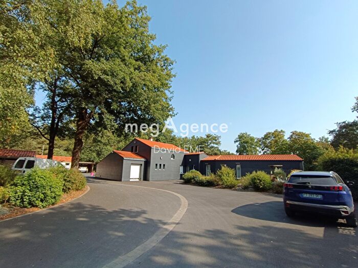 Maison à vendre - Notre-Dame-de-Riez - 9 pièces - 7 chambres