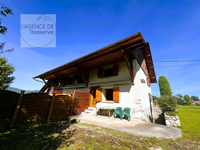 Maison 8 pièces à Saint-Girod, à vendre