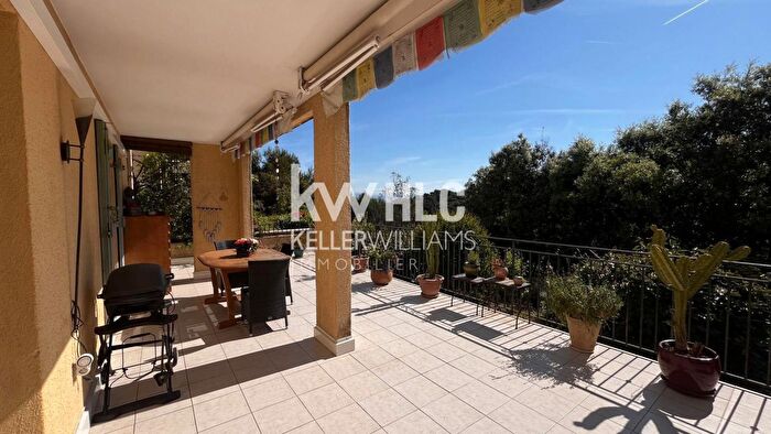 Appartement à vendre - Mougins, Le Haut, Bréguières - 4 pièces - 3 chambres