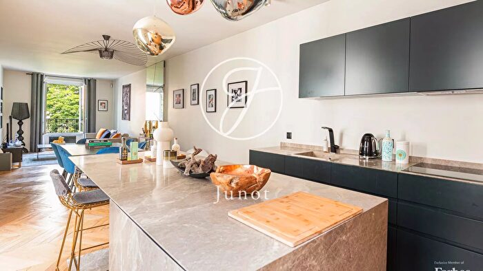 Paris 16ème, Porte de Saint-Cloud, Auteuil-Sud : Appartement 3 pièces à vendre