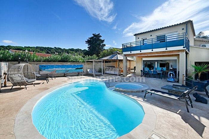 Maison à vendre - Bagnols-sur-Cèze, Bosquet - 5 pièces - 4 chambres