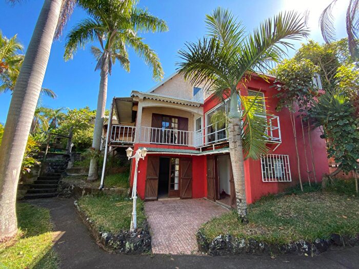 Maison 6 pièces à Les Avirons, Centre-ville, Bois de Nèfles, Le Ruisseau, à vendre
