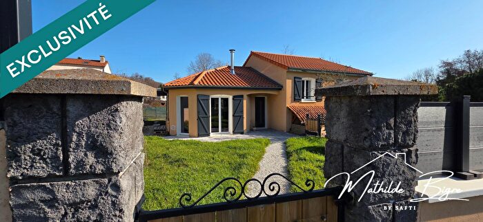 Maison à vendre - Tourzel-Ronzières - 5 pièces - 4 chambres