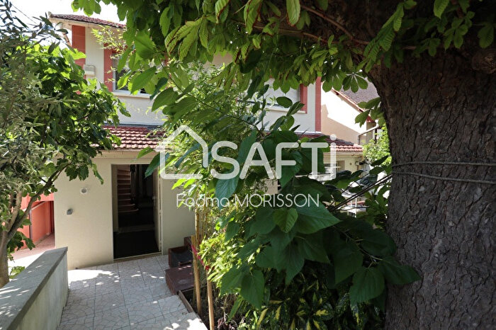 Maison à vendre - Montigny-lès-Cormeilles, Village - 8 pièces - 5 chambres