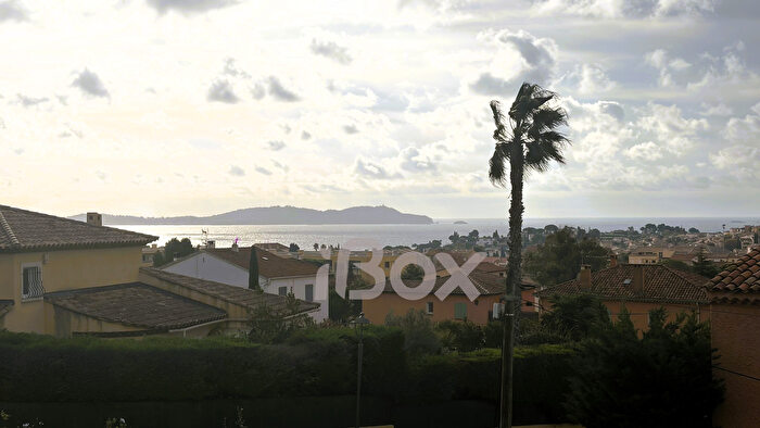 Appartement à vendre - Carqueiranne - 5 pièces - 3 chambres