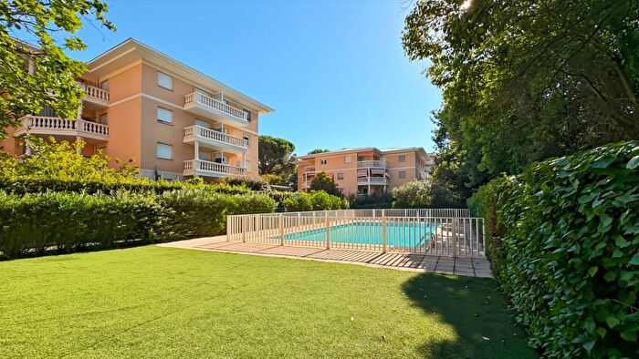 Fréjus, Gallieni : Appartement 3 pièces à vendre