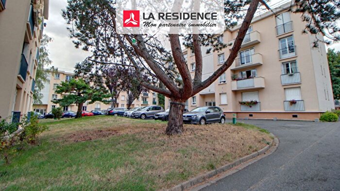 Les Clayes-sous-Bois, Centre-ville : Appartement 3 pièces à vendre