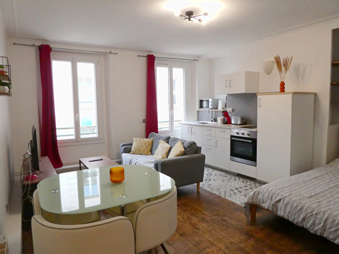 Appartement à louer - Fontainebleau, Provenceaux, Carmel - 1 pièce