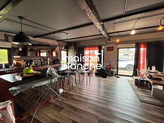 Maison à vendre - Coutras - 7 pièces - 5 chambres