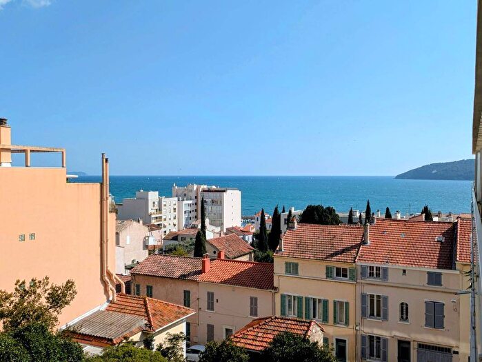 Appartement à louer - Mourillon-Centre, Toulon - 2 pièces - 1 chambre