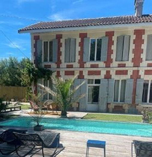 Maison 8 pièces à Salles, à vendre