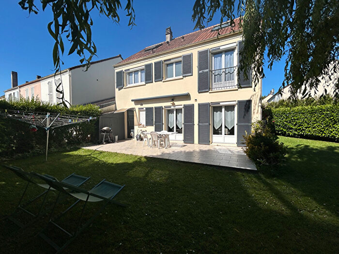Élancourt, Les Petits Prés : Maison 8 pièces à vendre
