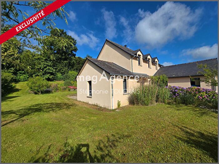 Saint-Marc-le-Blanc : Maison 6 pièces à vendre