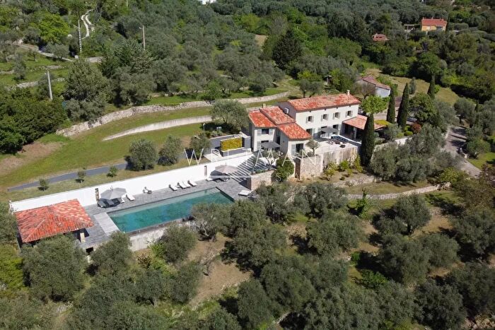 Maison à vendre - Tourrettes - 7 pièces - 5 chambres