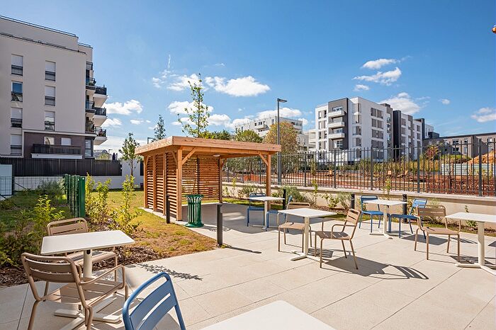 Appartement à louer - Noisy-le-Grand, Centre-ville - 3 pièces