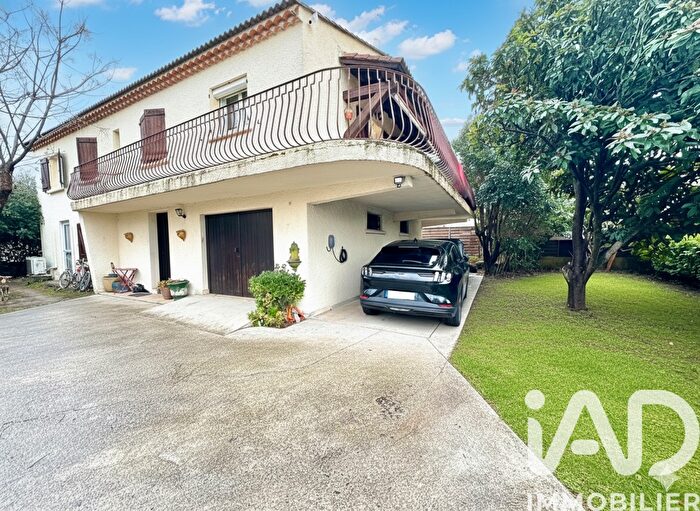 Maison à vendre - Milhaud - 6 pièces - 5 chambres