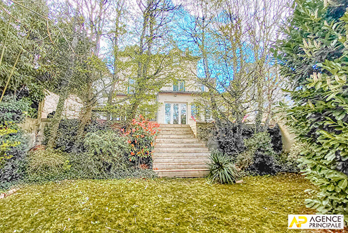 Maison 8 pièces à vendre à Versailles, Jussieu, Petits Bois, Picardie