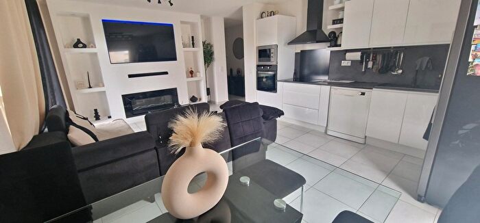 Appartement à vendre - Port-de-Bouc, Les Comtes - 4 pièces - 3 chambres