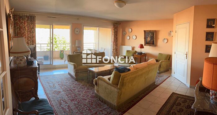 Appartement à vendre - Alès, Centre-ville - 6 pièces - 2 chambres