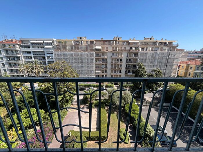 Appartement 2 pièces à louer - Nice, Libération