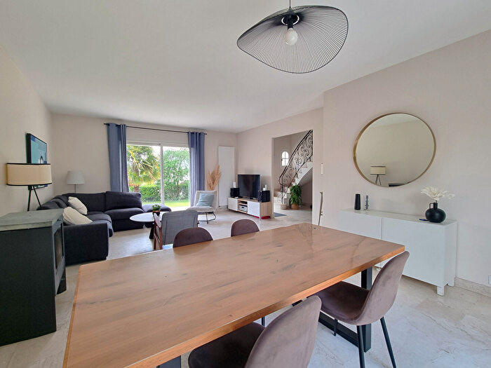 Maison 7 pièces à vendre à Sautron
