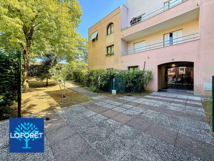 Appartement 5 pièces à Évry, Champs Elysées, à vendre