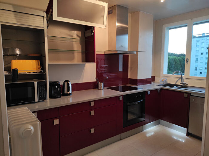 Appartement à vendre - Tours, Montjoyeux - 5 pièces - 3 chambres