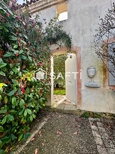 Maison à vendre - Castillon-la-Bataille - 9 pièces - 6 chambres