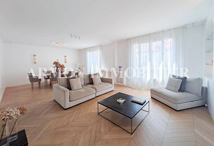 Appartement à louer - La Plaine des Sablons, Neuilly-sur-Seine - 4 pièces - 3 chambres